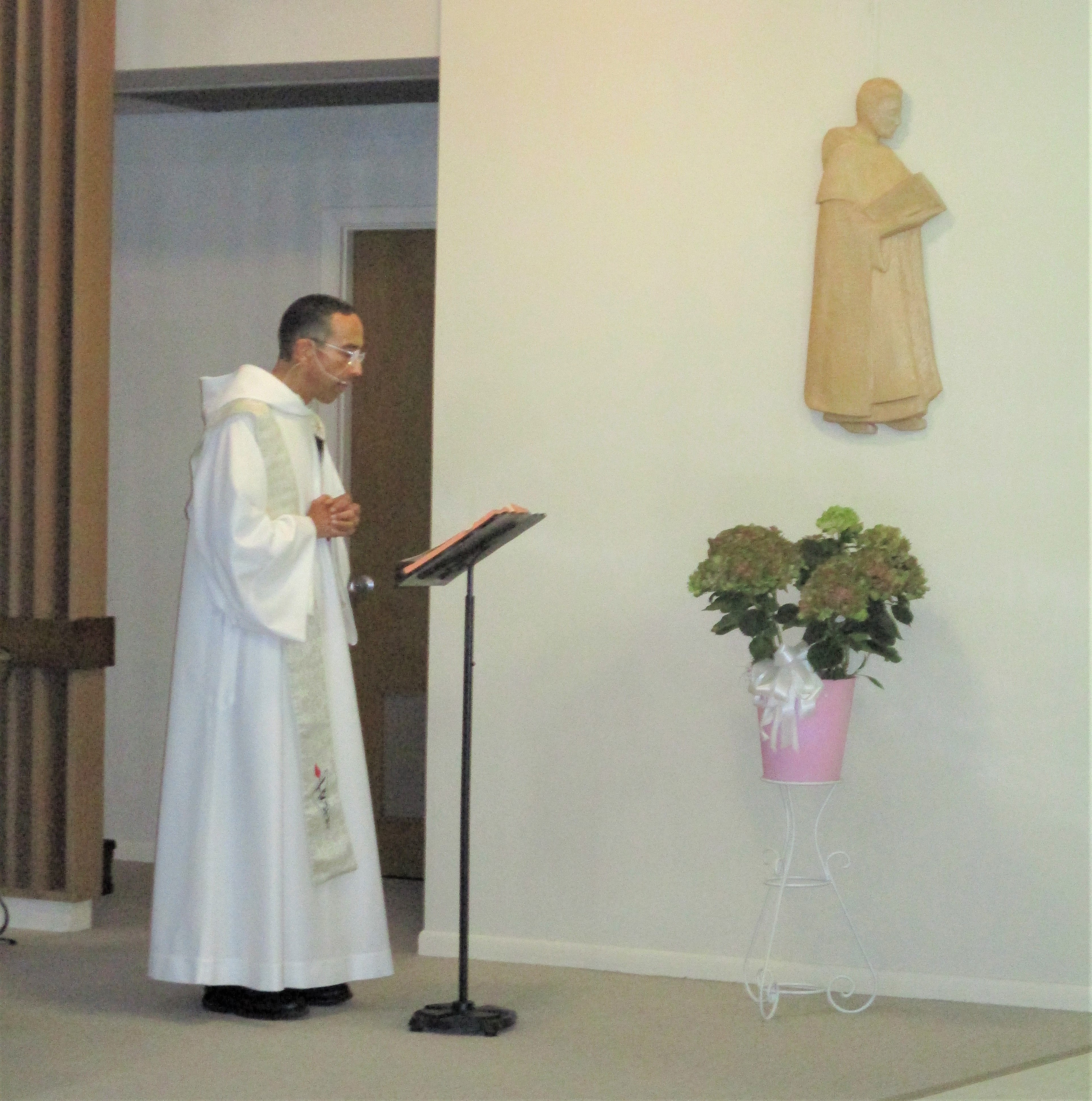 Welcoming St. Dominic – Dominican Life on Lotus Lane